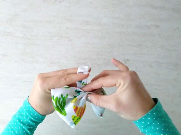How To Make Fabric Bows | DIY Fabric Bow Tutorial ⋆ Hello Sewing