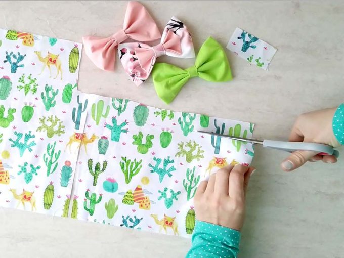 How To Make Fabric Bows | DIY Fabric Bow Tutorial ⋆ Hello Sewing