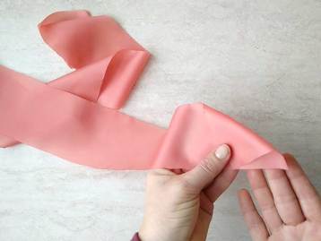 DIY: How To Make A Realistic Fabric Rose ⋆ Hello Sewing