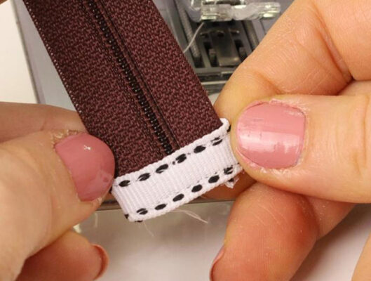 How To Finish Zipper Ends - Three Easy Methods [VIDEO] ⋆ Hello Sewing