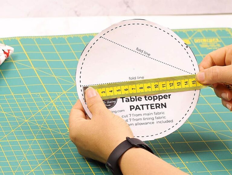 DIY Folded Flower Table Topper, Mug Rug, Centerpiece Or Placemat ⋆ ...