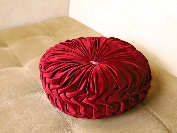 Canadian Smocking Round Pillow Tutorial [VIDEO] ⋆ Hello Sewing