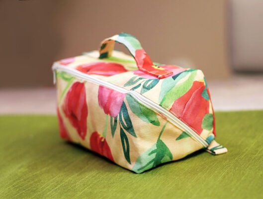 Open Wide Zip Pouch | Magic Pouch Pattern ⋆ Hello Sewing