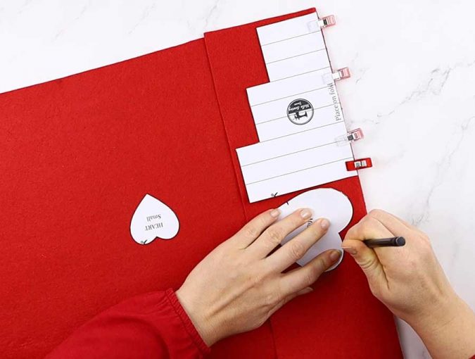 Hanging Fabric Heart Garland Tutorial, Video + FREE Pattern ⋆ Hello Sewing