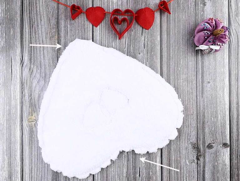 How To Make A Heart Pillow - VIDEO And FREE Pattern ⋆ Hello Sewing