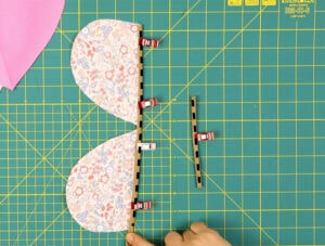 Heart-shaped Pot Holder [FREE Heart Pot Holder Pattern] ⋆ Hello Sewing