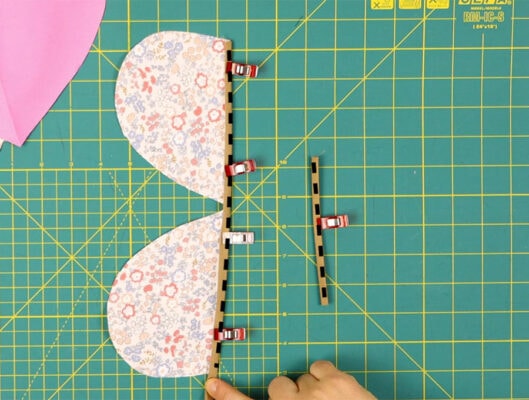 Heart-shaped Pot Holder [FREE Heart Pot Holder Pattern] ⋆ Hello Sewing