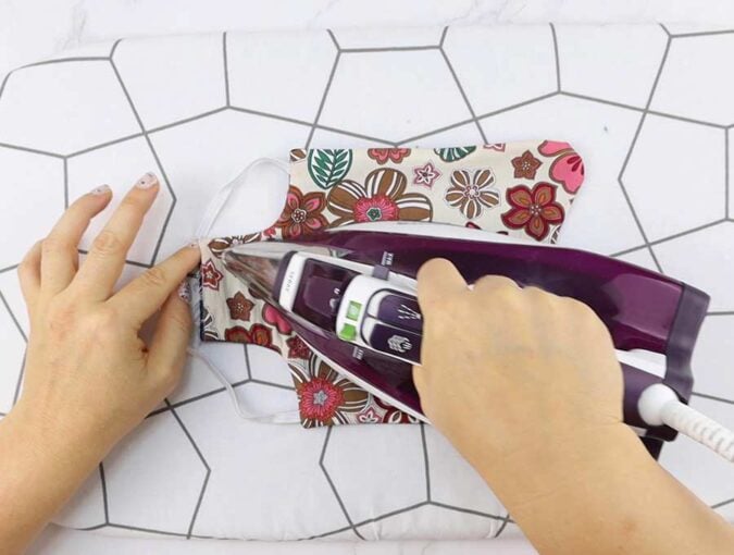 How To Make A Hen Apron | Free Chicken Saddle Pattern ⋆ Hello Sewing