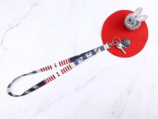 How To Make A Lanyard Out Of Fabric (Quick And Easy) ⋆ Hello Sewing