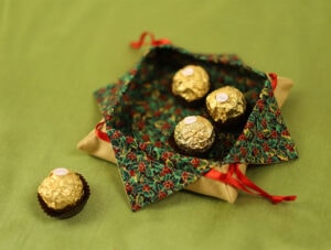 Quick And Easy Petal Drawstring Gift Bag ⋆ Hello Sewing