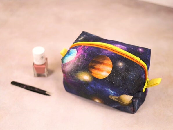 Zippered Box Pouch With NO Raw Edges [FREE Pattern In 3 Sizes] ⋆ Hello ...