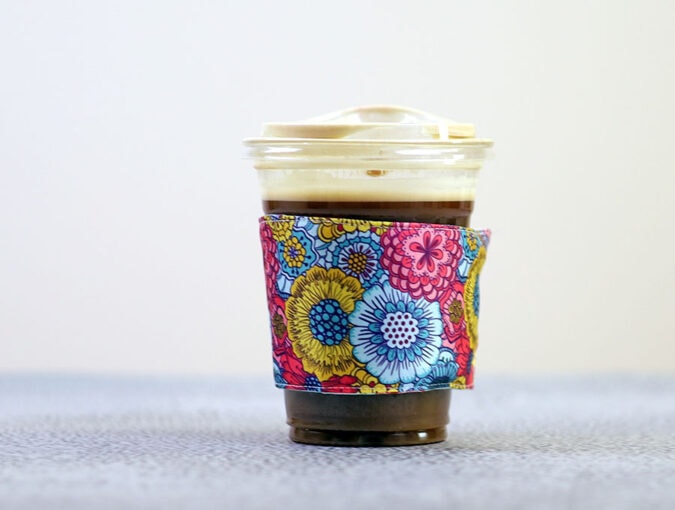 DIY Coffee Cup Cozy // Coffee Cosy Sewing Pattern ⋆ Hello Sewing