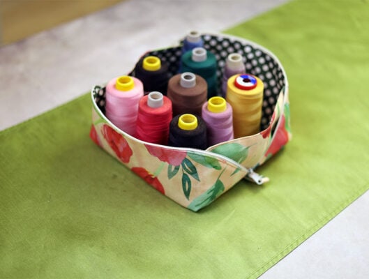 Open Wide Zip Pouch | Magic Pouch Pattern ⋆ Hello Sewing