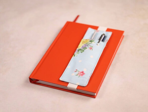 DIY Pen Holder Bookmark For ANY Notebook, Journal, Book Or Binder ⋆ ...