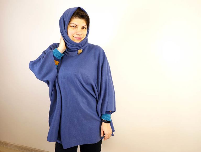 How To Make A Fleece Poncho With A Hood [Using Just 2 Seams] ⋆ Hello Sewing