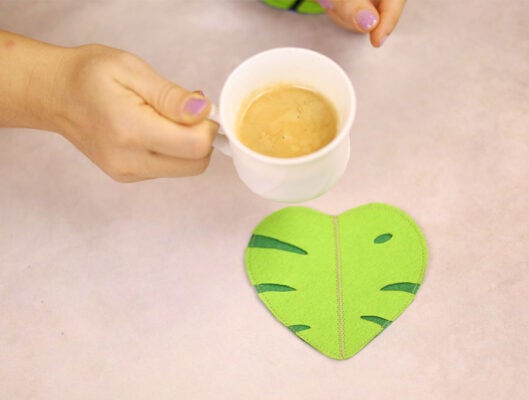 DIY Monstera Leaf Coaster - DIY Felt Leaf Coaster In 2 Minutes ⋆ Hello ...