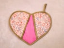 Heart-shaped Pot Holder [FREE Heart Pot Holder Pattern] ⋆ Hello Sewing