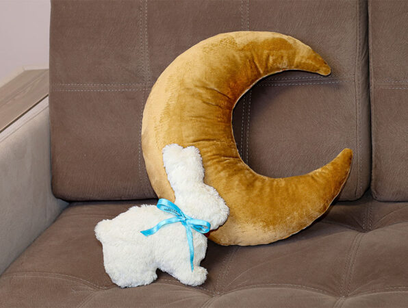DIY Moon Pillow // How To Sew A Half Moon Pillow // Easy Crescent Moon ...