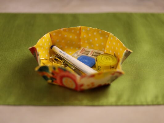 DIY Round Fabric Trinket Tray ⋆ Hello Sewing