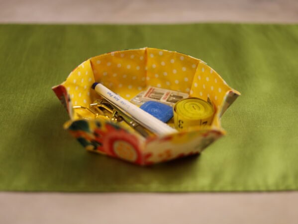 DIY Round Fabric Trinket Tray ⋆ Hello Sewing