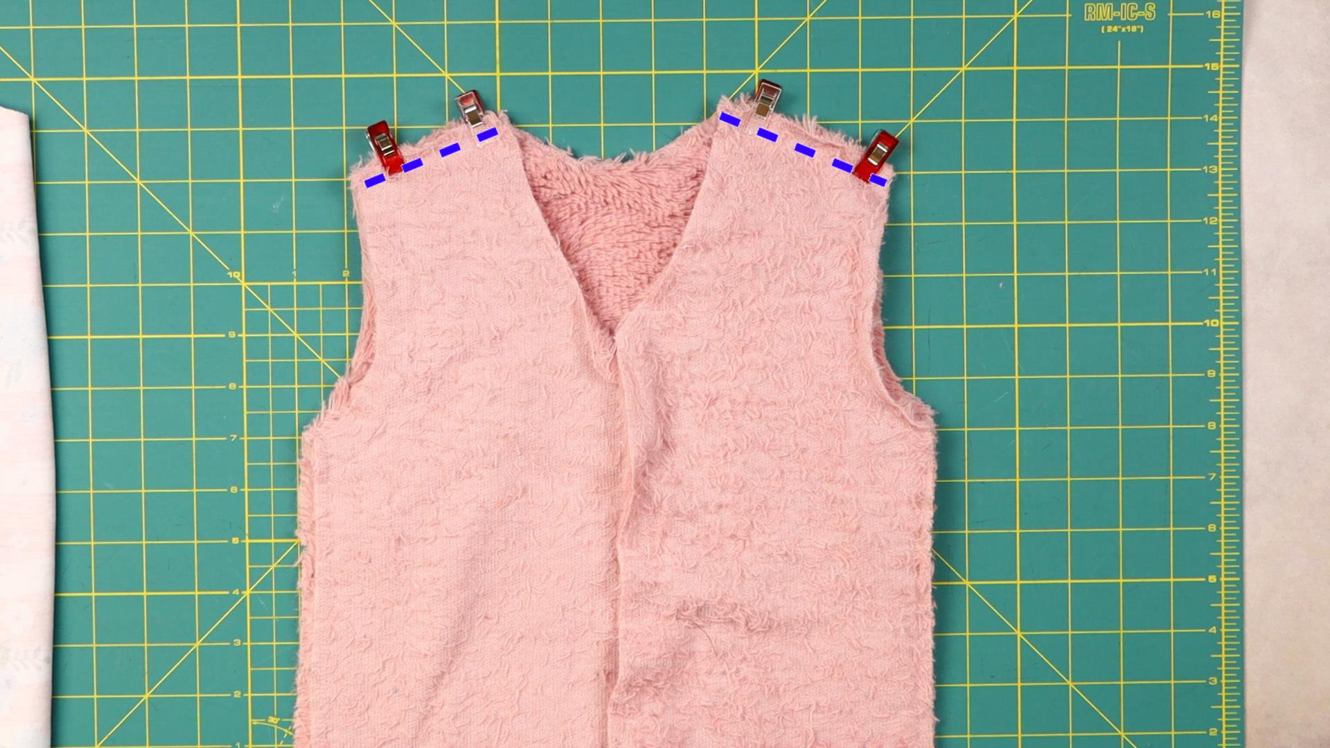 How To Sew A Lined Vest (Fur Lined Vest Tutorial) ⋆ Hello Sewing