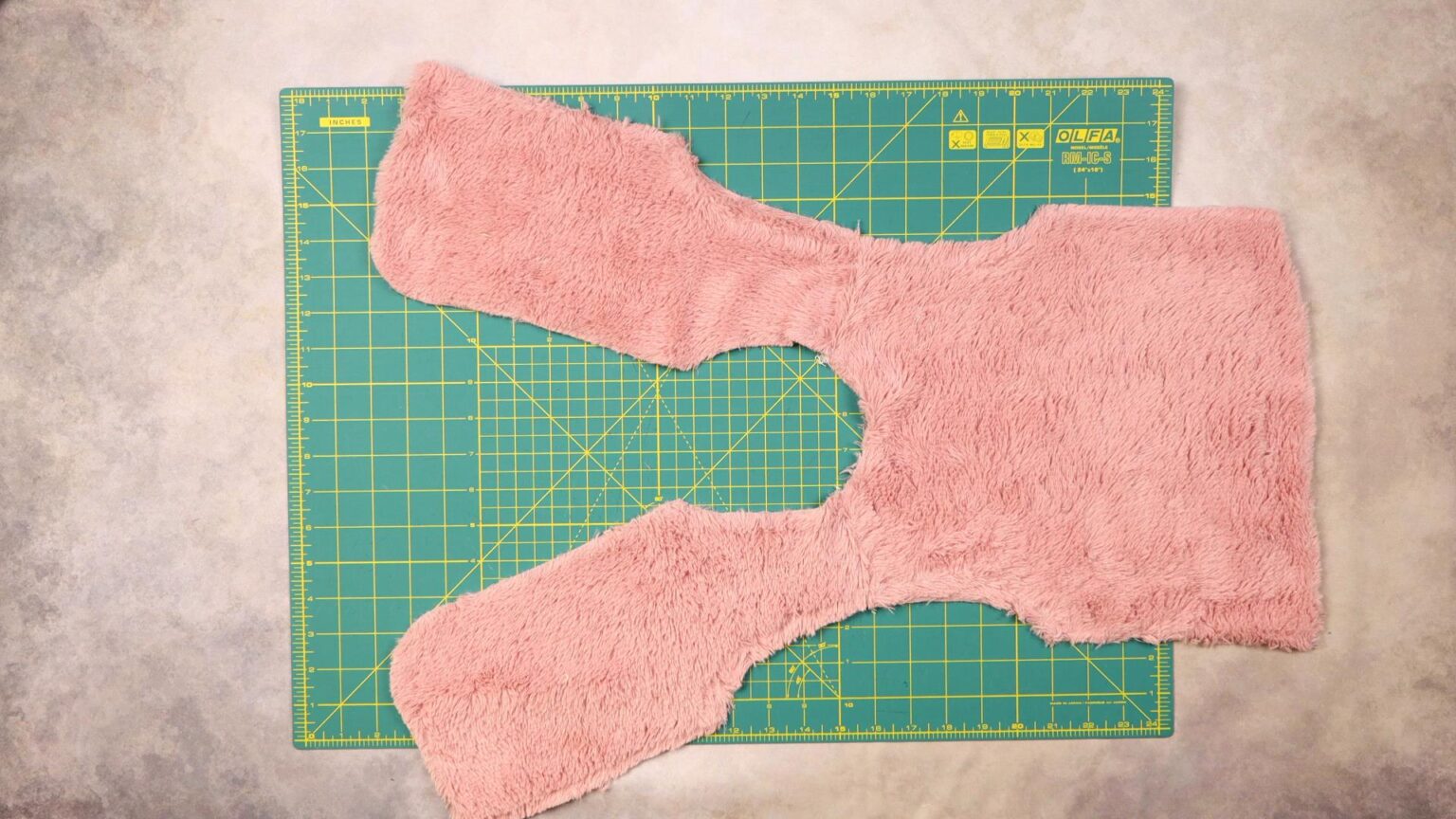 How To Sew A Lined Vest (Fur Lined Vest Tutorial) ⋆ Hello Sewing