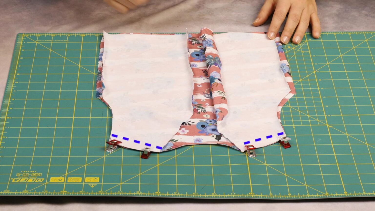 How To Sew A Lined Vest (Fur Lined Vest Tutorial) ⋆ Hello Sewing