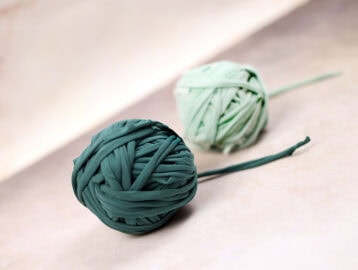 How To Make T-shirt Yarn Using The Entire Shirt In A Continuous Strand ...