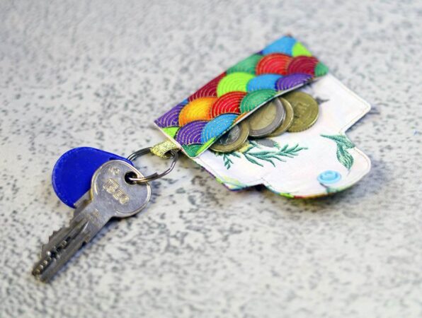Micro Snap Coin Pouch Keychain [Sewing Pattern + VIDEO] ⋆ Hello Sewing
