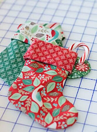 Christmas Stocking Patterns - DIY Personalized Stockings For Your ...