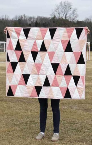 Triangle Quilt Patterns ⋆ Hello Sewing