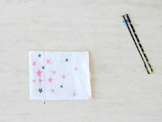 DIY Phone Pillow Stand / Holder Tutorial (+ FREE Pattern) ⋆ Hello Sewing