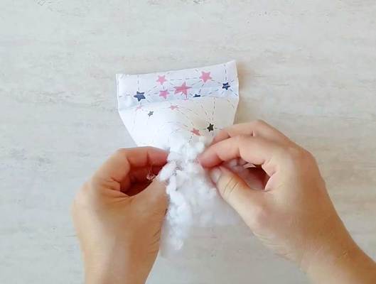 DIY Phone Pillow Stand / Holder Tutorial (+ FREE Pattern) ⋆ Hello Sewing