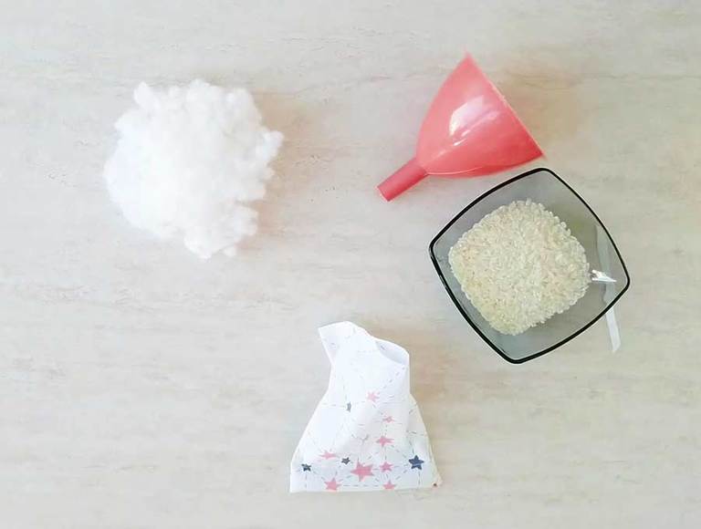 DIY Phone Pillow Stand / Holder Tutorial (+ FREE Pattern) ⋆ Hello Sewing