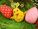 How To Make Pom Pom Chicks Using Your Fingers ⋆ Hello Sewing