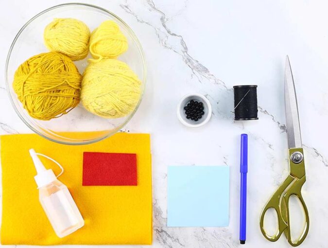 How To Make Pom Pom Chicks Using Your Fingers ⋆ Hello Sewing