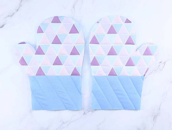 How To Make An Oven Mitt - FREE Pattern And VIDEO ⋆ Hello Sewing
