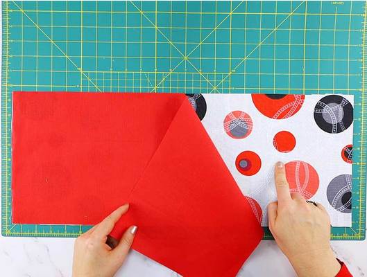 How To Make A DIY Rice Heating Pad ⋆ Hello Sewing