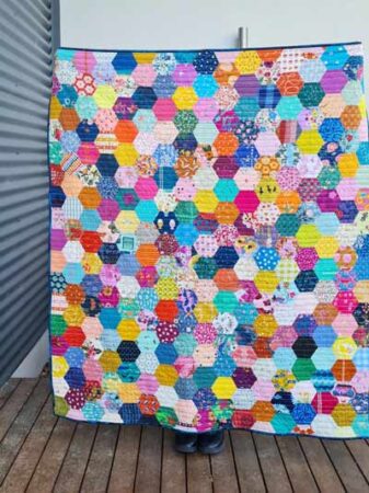 Hexagon Quilt Patterns - Fun And Easy Quilt Designs To Try ⋆ Hello Sewing