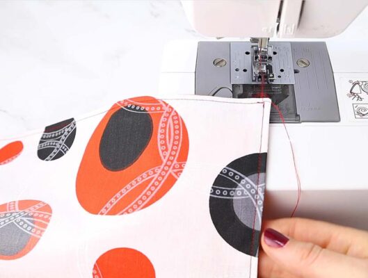 How To Make Placemats - Reversible DIY Placemat Tutorial ⋆ Hello Sewing