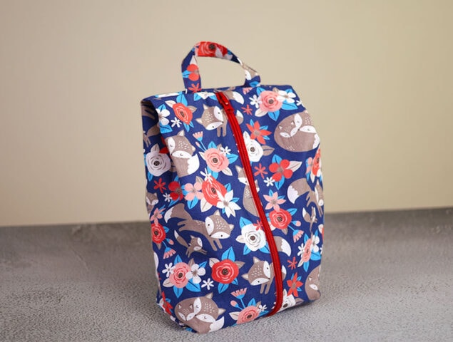 DIY Collapsible Shoe Bag For Travel // 10-Minute Lay Flat Shoe Storage ...