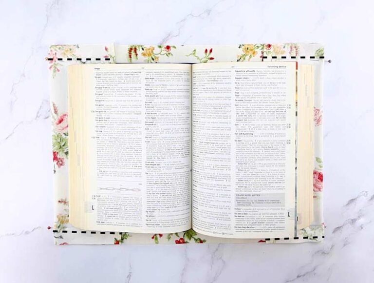 How To Make A Fabric Book Cover (VIDEO) - Easy Book Jacket ⋆ Hello Sewing