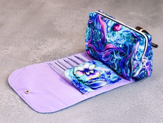 DIY Cosmetic Bag With Brush Holder // VIDEO + Sewing Pattern ⋆ Hello Sewing