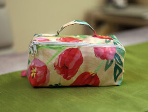 Open Wide Zip Pouch | Magic Pouch Pattern ⋆ Hello Sewing