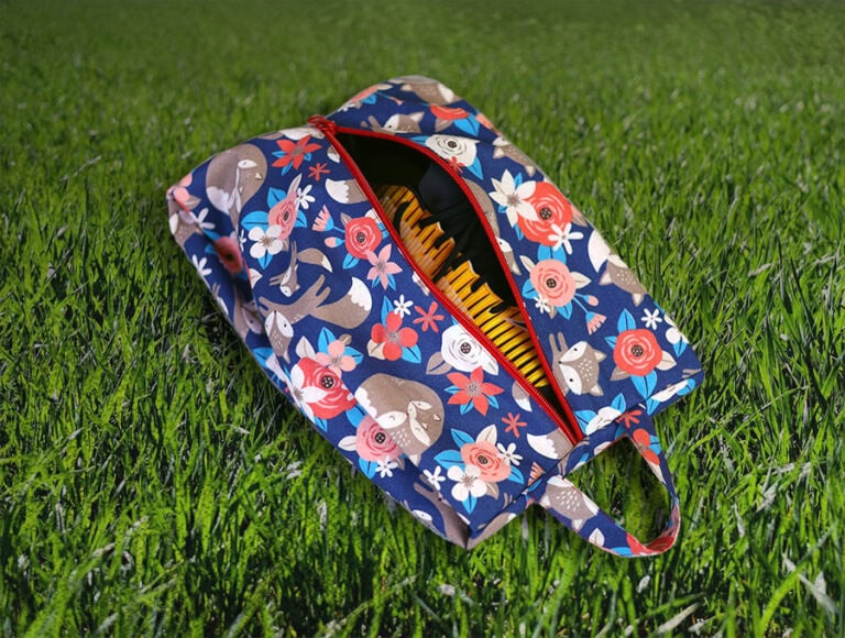 DIY Collapsible Shoe Bag For Travel // 10-Minute Lay Flat Shoe Storage ...