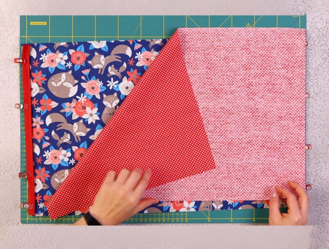 DIY Collapsible Shoe Bag For Travel // 10-Minute Lay Flat Shoe Storage ...