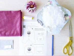 Among Us Crewmate Plush Pattern + VIDEO Tutorial ⋆ Hello Sewing