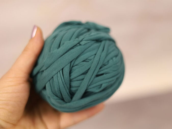 How To Make T-shirt Yarn Using The Entire Shirt In A Continuous Strand ...