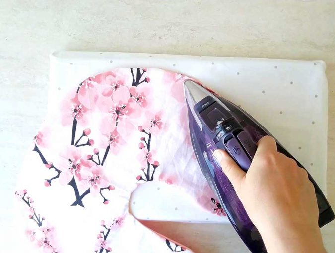 DIY Travel Pillow | Neck Pillow Pattern + VIDEO Tutorial ⋆ Hello Sewing