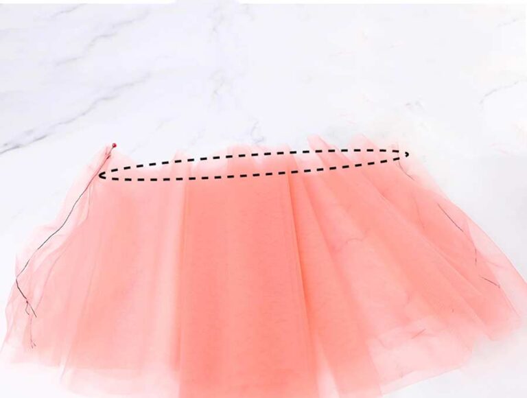 How To Make A Tulle Skirt With Exposed Elastic ⋆ Hello Sewing